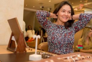 Miranda Castro apresenta linha de joias inspirada na metamorfose ...