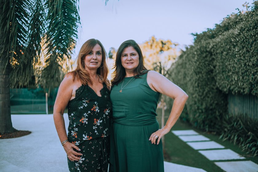 Isabella Lim celebra os 22 anos com happy hour dançante entre amigas ...