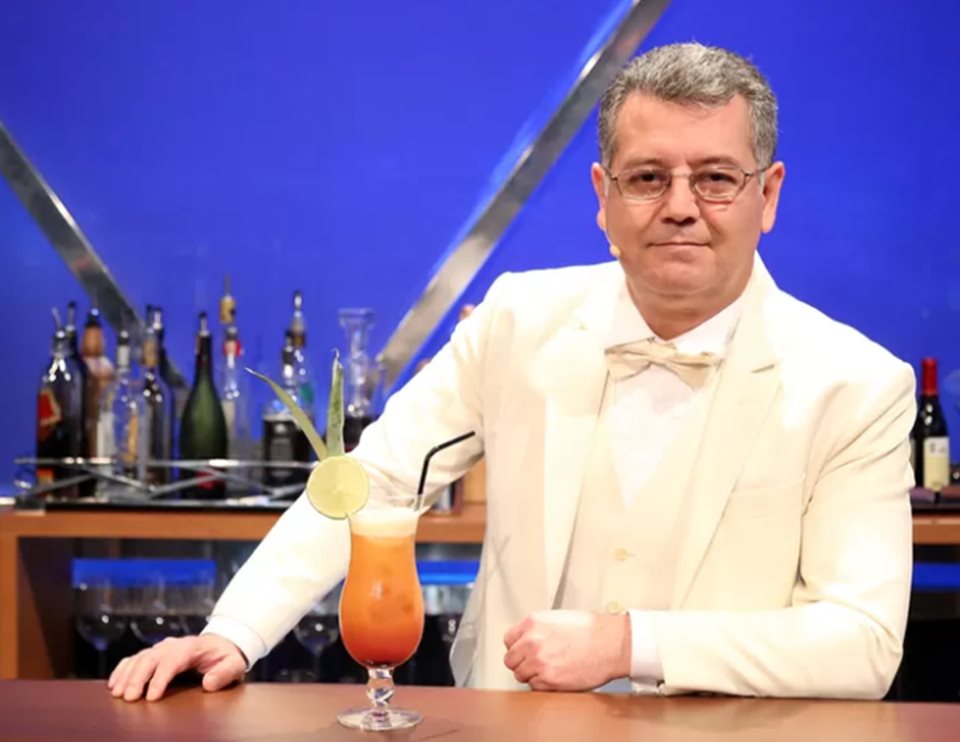 Da Globo a um quartinho: saiba por onde anda Alex, ex-garçom do Jô ...