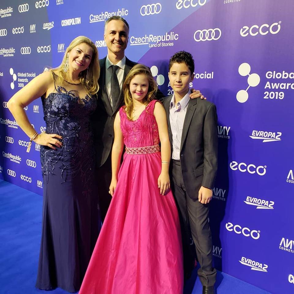 Conheça Georgia Furlan, modelo e influencer com síndrome de Down ...