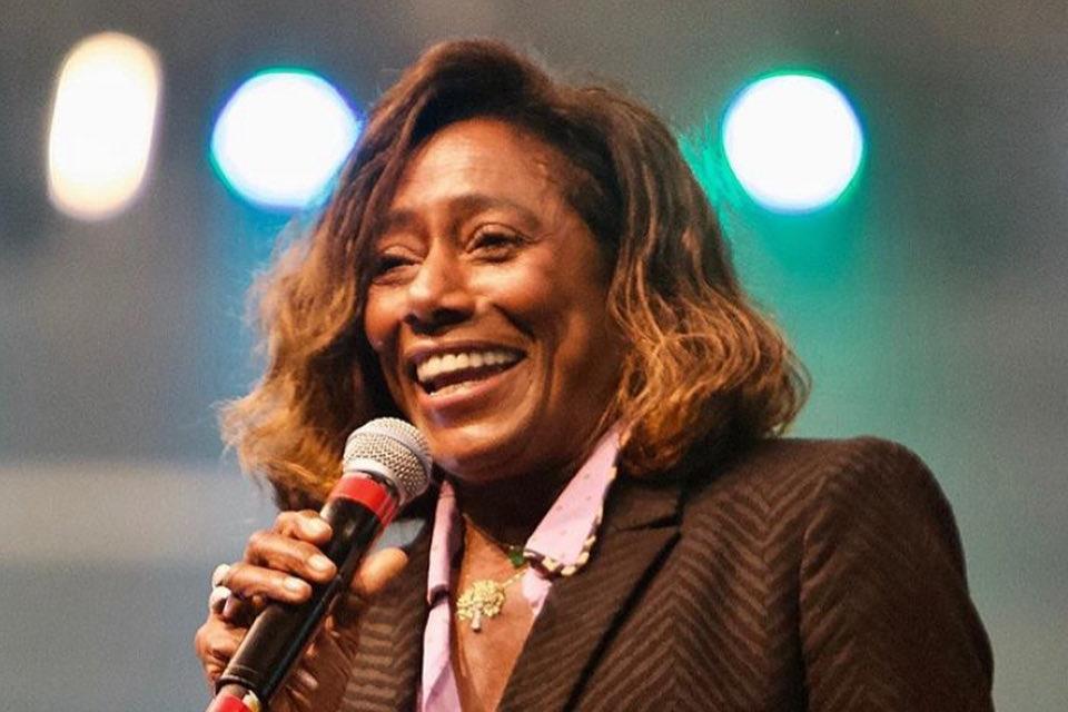 Gloria Maria revela internação por infecção pulmonar: “Lutando pela ...