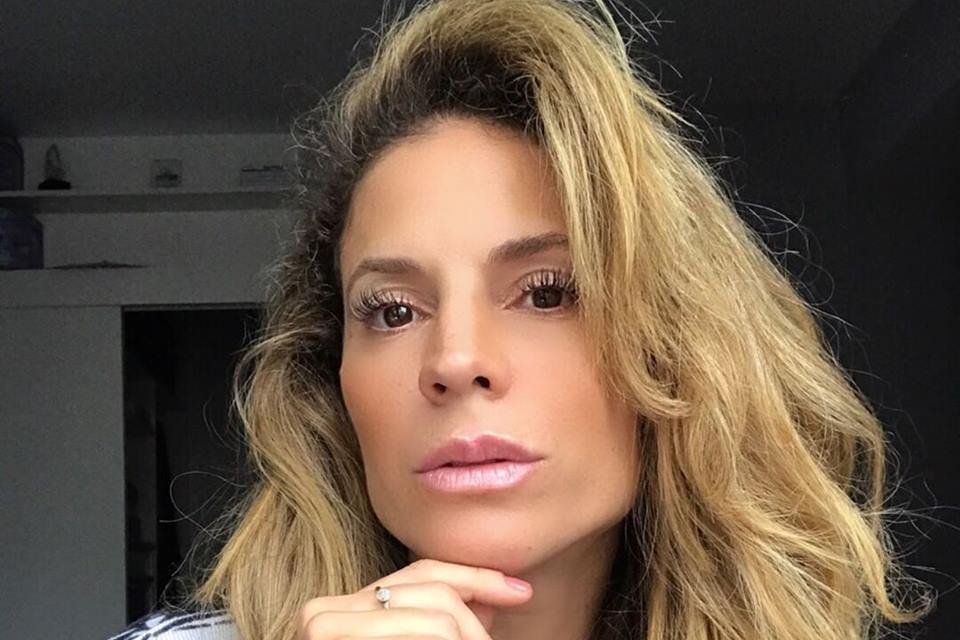 Ex-Vídeo Show, Maíra Charken mostra as curvas em microbiquíni | Metrópoles