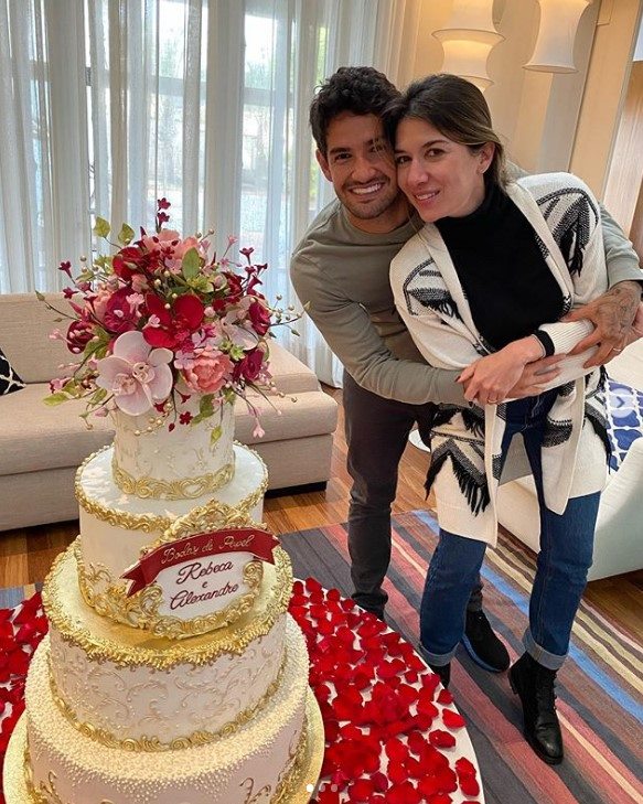 Nasce primeiro filho de Rebeca Abravanel e Alexandre Pato | Metrópoles