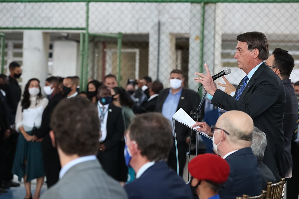 Crivella adia por 15 dias reabertura de cinemas e teatros no Rio de ... Crivella adia por 15 dias reabertura de cinemas e teatros no Rio de ...