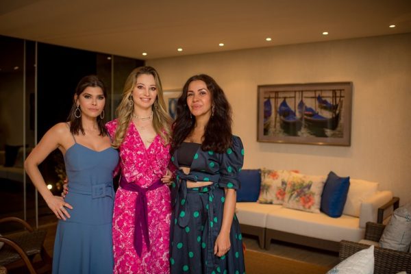 Carol Kalil comemora aniversário com amigos íntimos em jantar japonês ...