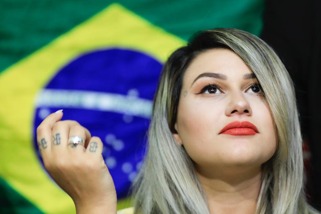 Vídeo: Sara Winter rechaça participação em bloqueios de rodovias ...