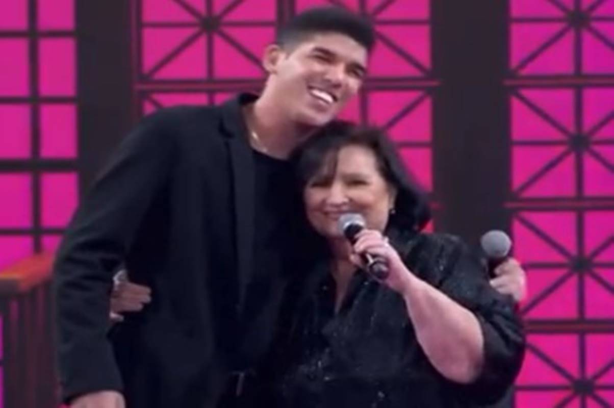 Dona Déa Lúcia impressiona ao cantar com Zé Vaqueiro no Domingão ...