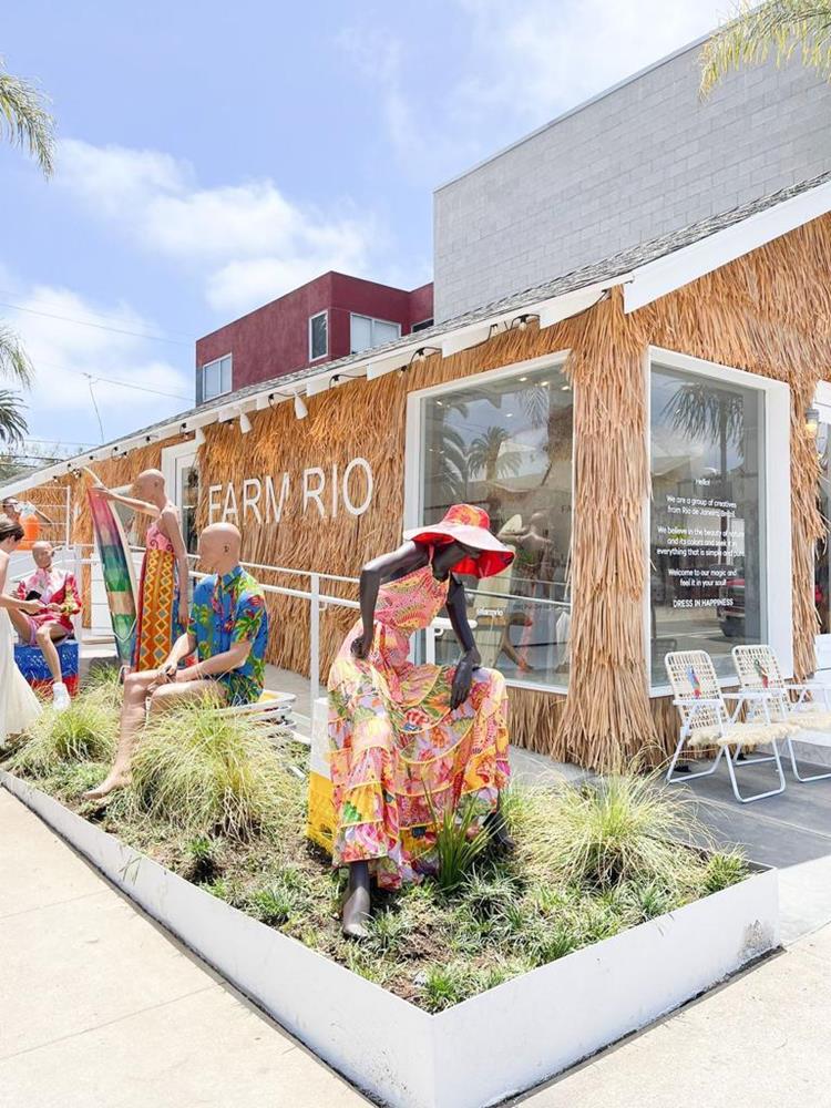 Farm comemora 25 anos exaltando estampas cheias de brasilidade | Metrópoles