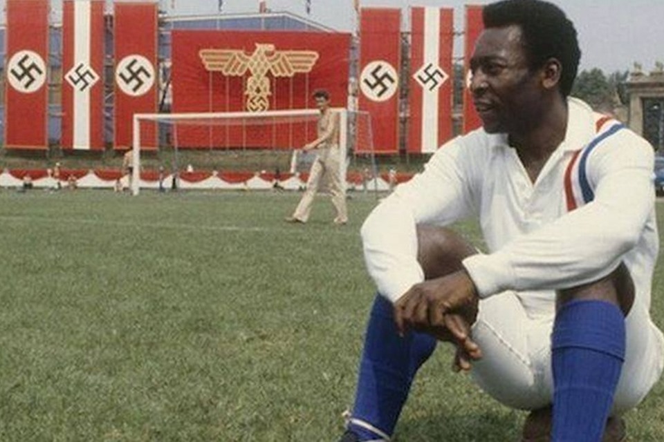 Entenda a foto em que Pelé aparece em frente a símbolos nazistas ...