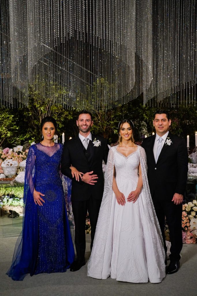 Suhad Shadi e Nasser Shawqi selam o amor em cerimônia luxuosa | Metrópoles