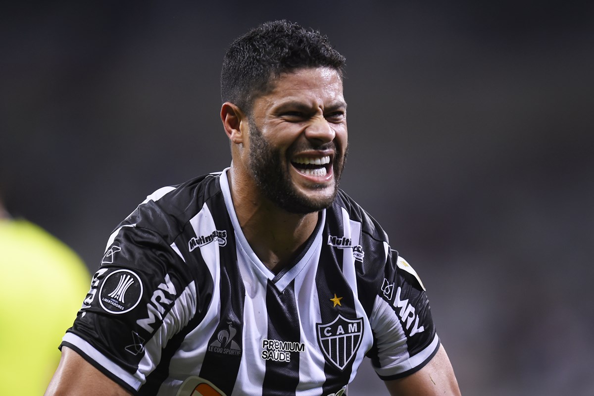 “Pipoqueiro”: Hulk parte para cima de torcedores do Cruzeiro | Metrópoles