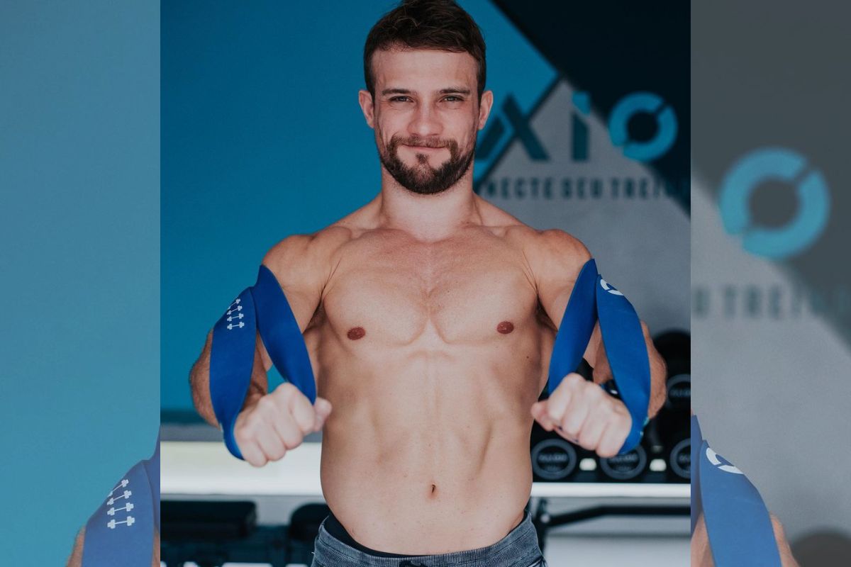 Personal fenômeno na web ensina a afinar a cintura e crescer o bumbum ...