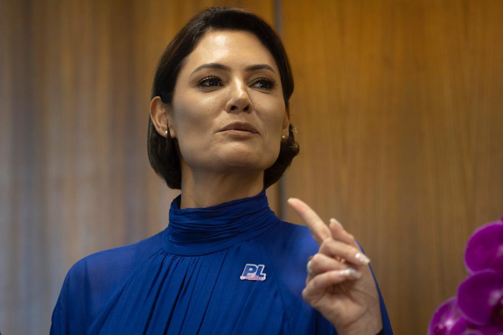 Ex-primeira-dama tem página de campanha eleitoral: “Senadora Michelle ...