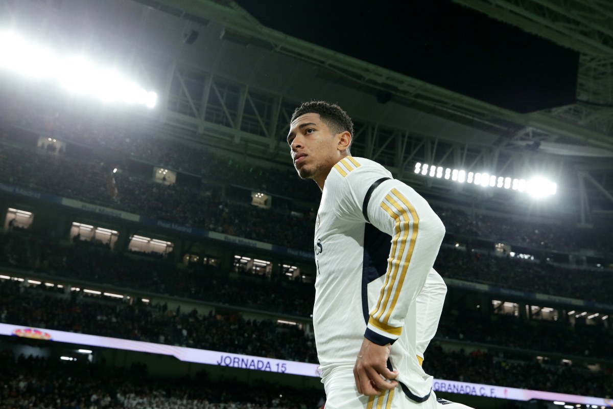 Bellingham recebe Golden Boy e diz que quer “imitar” Messi | Metrópoles