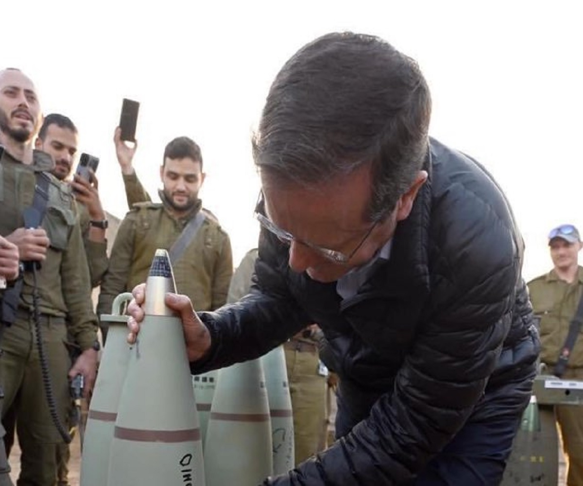 Presidente de Israel escreve mensagem em bomba a ser lançada em Gaza ...