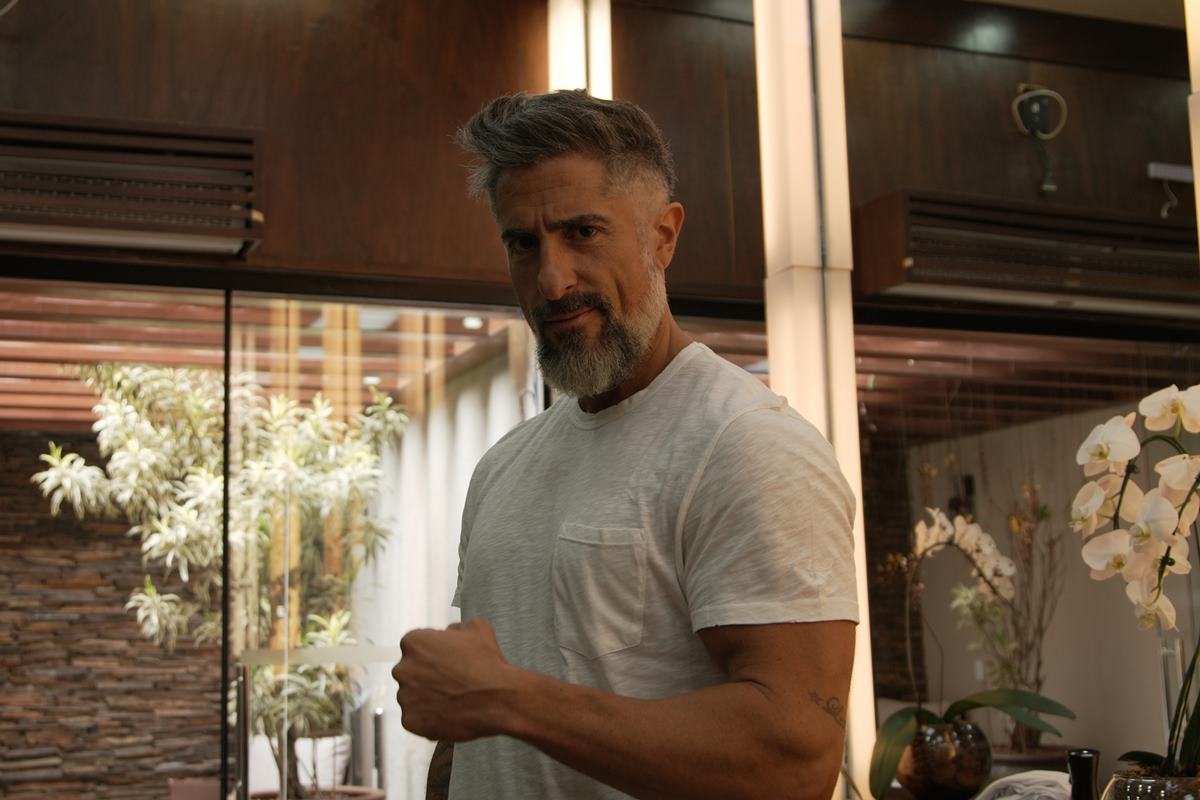 Treino especial fez Marcos Mion ficar com “shape rasgado” | Metrópoles