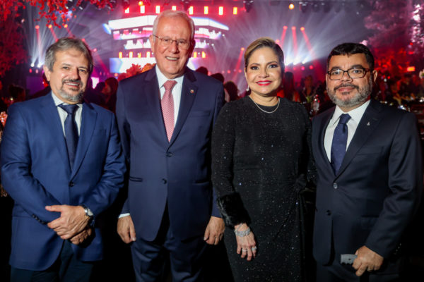 Maria Fernanda Osório celebra 15 anos com festa inesquecível | Metrópoles